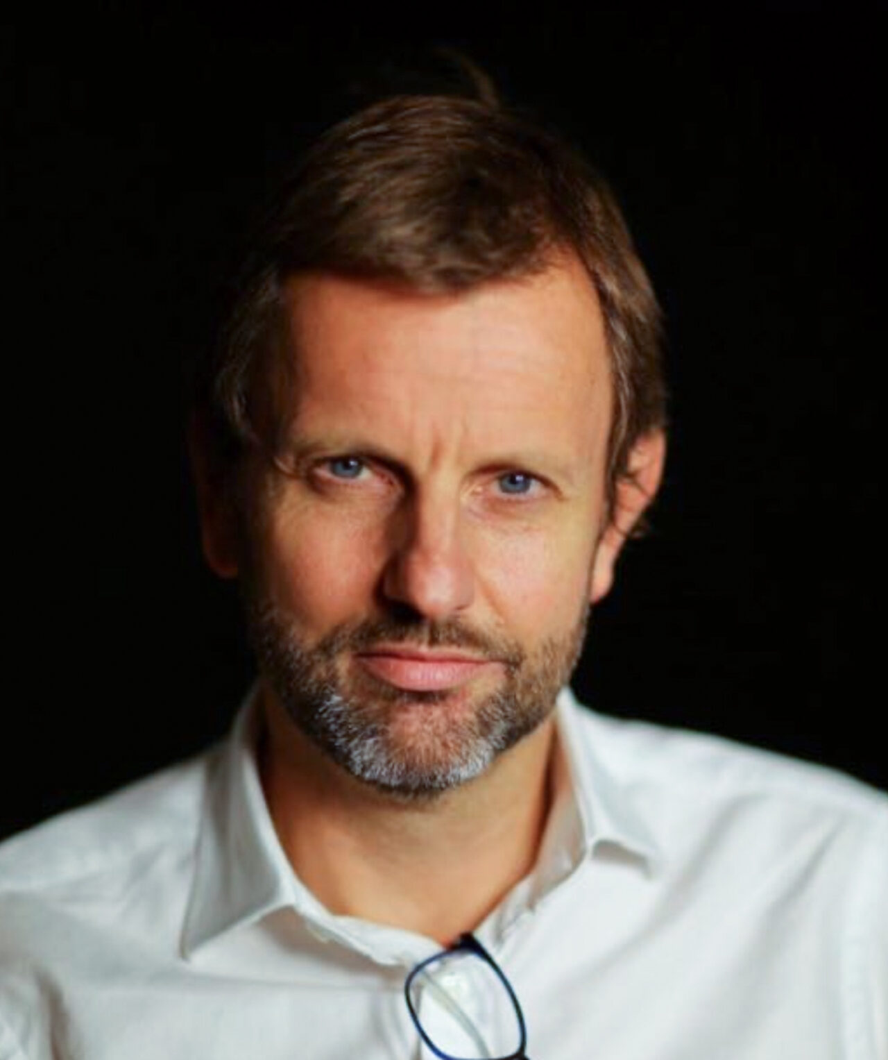 Smart Money: The Fall and Rise of Brentford FC Alex Duff author | Bees ...